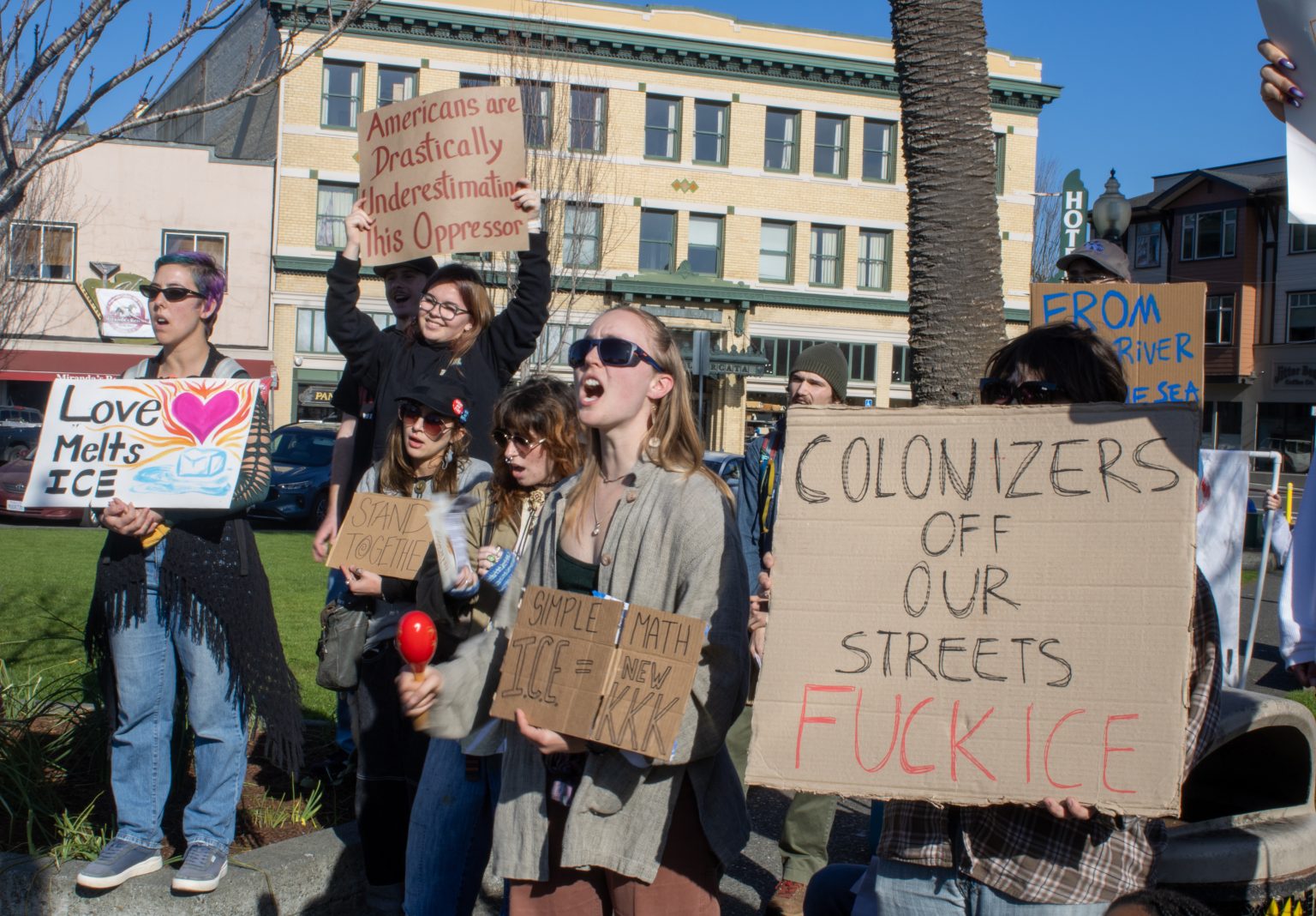 Protestors march through Arcata on Jan. 23 | El Leñador Bilingual Newspaper