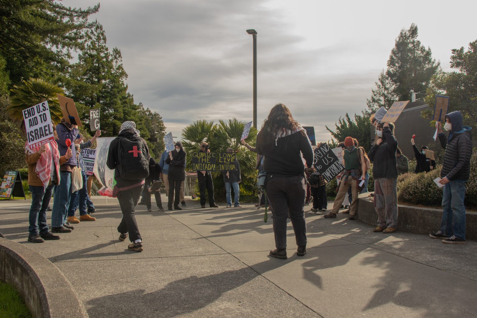 Protest 220-18 | El Leñador Bilingual Newspaper